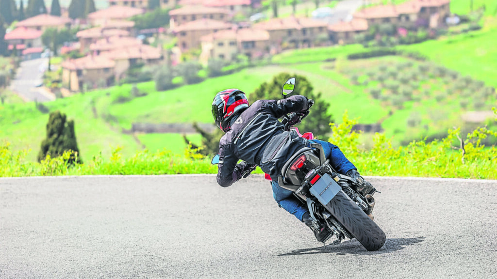YAMAHA Tracer 7 and 7 GT | Fast Bikes Magazine